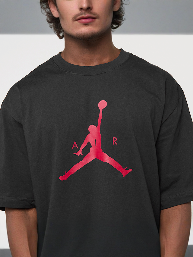 M J JUMPMAN SS HBR TEE black/gym red | SNIPES