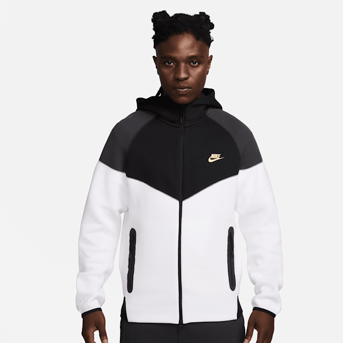 Shop Nike Sportswear Tech Fleece Windrunner wit | SNIPES
