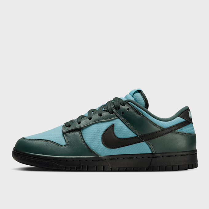 Compra Nike Dunk Low Retro SE vintage green/black/denim turq verde | SNIPES