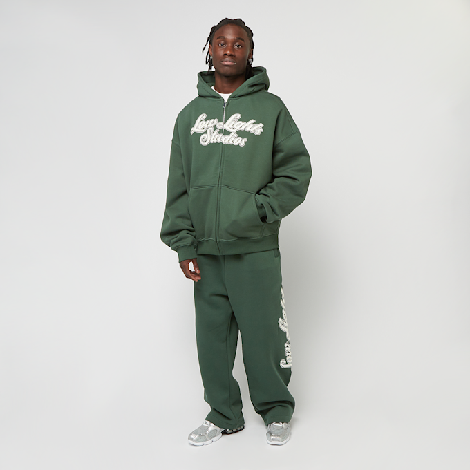 Shop Low Lights Studios Shutter Jogger Pants groen | SNIPES