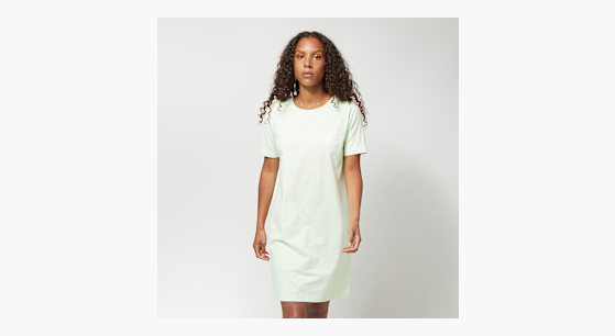 On Vacation Calligraphy T- Shirt Dress vert | OVC-D01-GREEN | SNIPES
