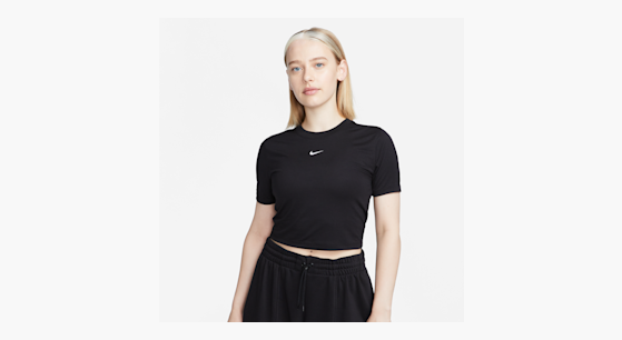 Nike Sportswear Essential Slim Crop Tee zwart | FB2873-010 | SNIPES