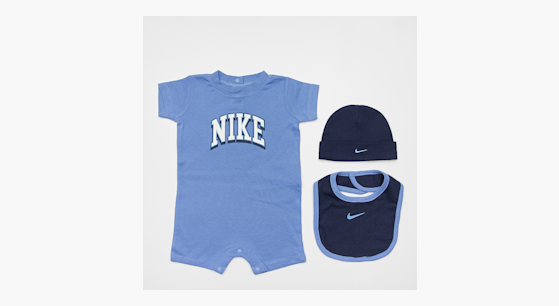 Shop Nike Romper, Hat, Bib Set (3 Piece) blauw | SNIPES