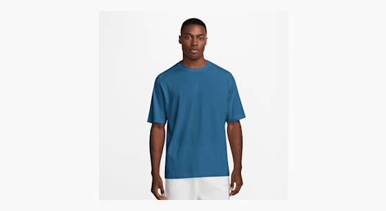 Compra JORDAN Flight Essentials 85 Short Sleeve Crew azul | SNIPES