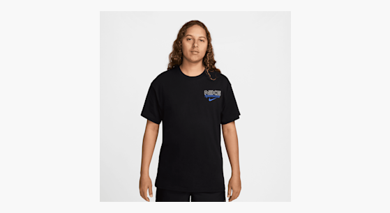 Nike Sportswear Graphic Tee noir (HQ1200-010)