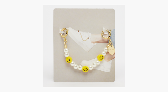 Compra Cheeky Chain Munich Chain Smiley blanco | SNIPES