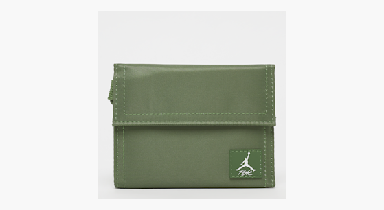 Acquista Jordan Flight Triffold Wallet verde | SNIPES