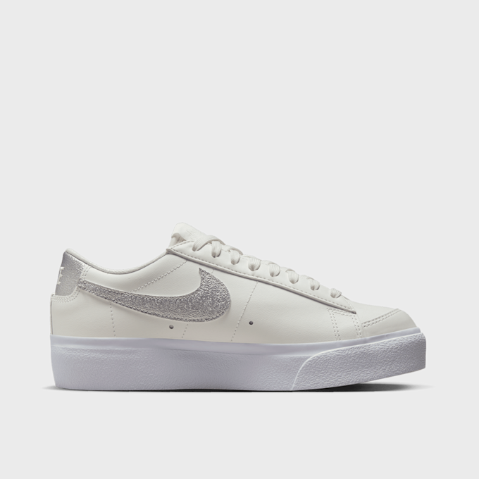 Nike Wmns Blazer Low Platform