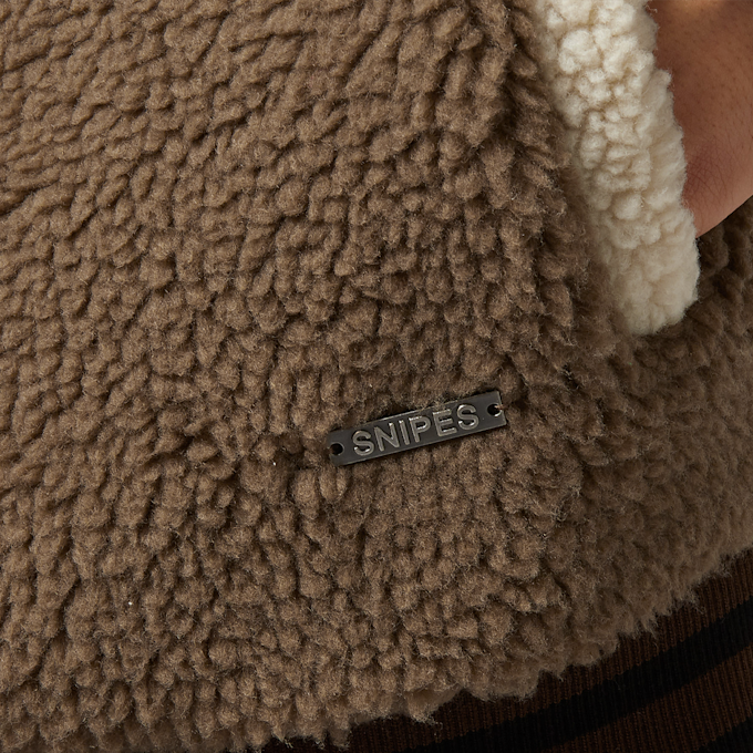 SNIPES Old English Logo Sherpa Varsity Jacket beige | SM224-015-1 | SNIPES